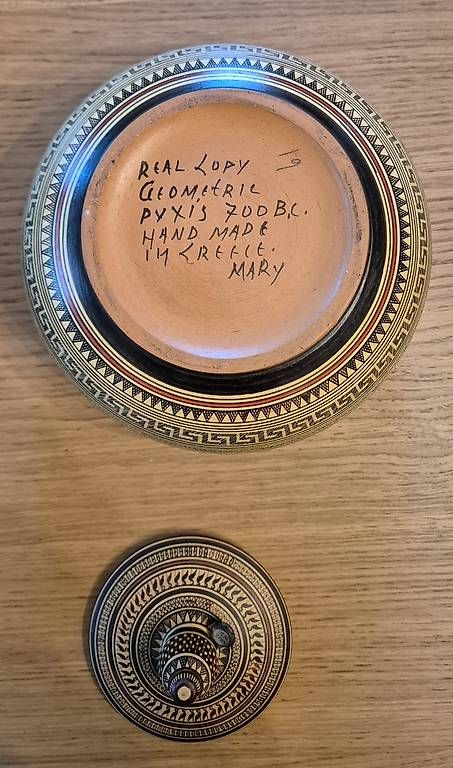 Pyxis grecque reproduction artisanale (Gebraucht) in Prangins für CHF ...