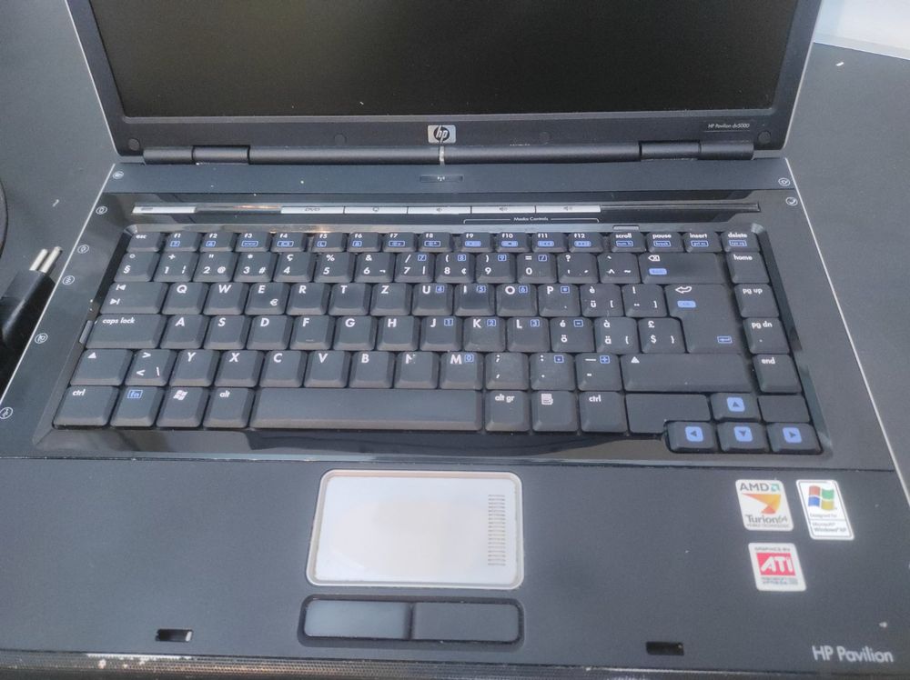 Alter HP Laptop für Bastler, Windows XP (Gebraucht) in Hausen am Albis ...