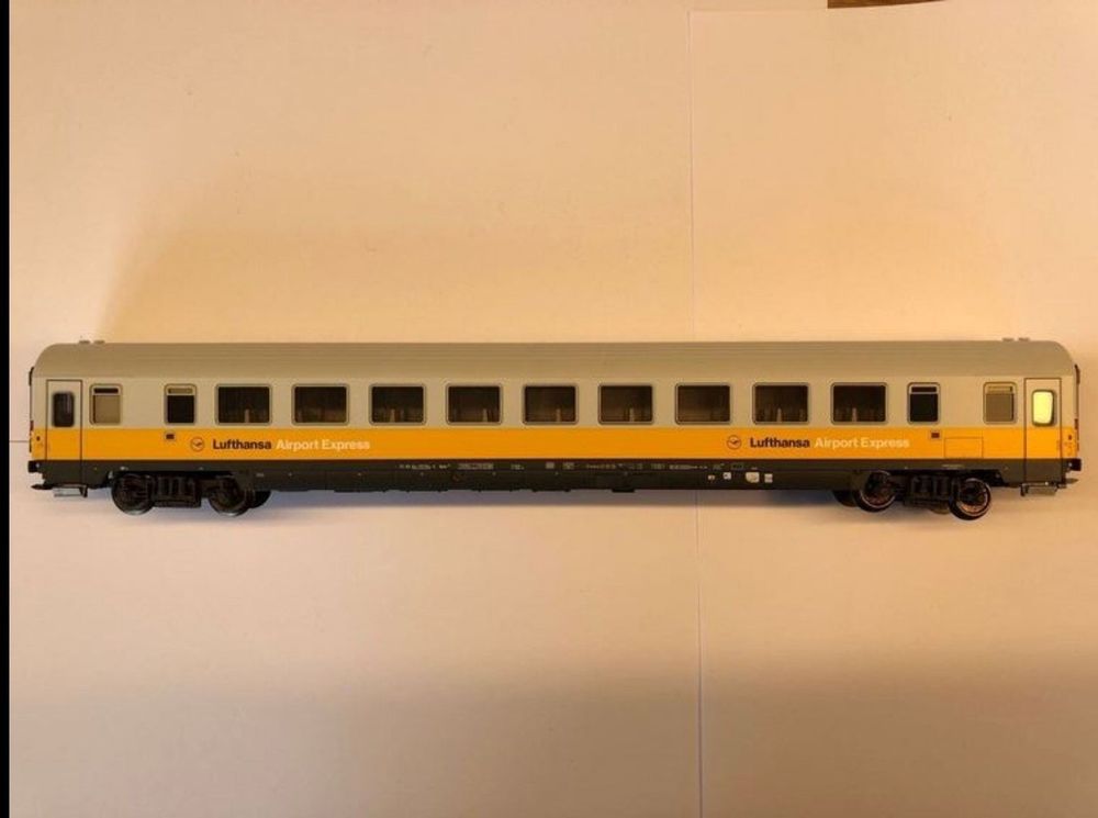 Märklin 26680 Lufthansa Express BR 103 (Neu und originalverpackt) in ...