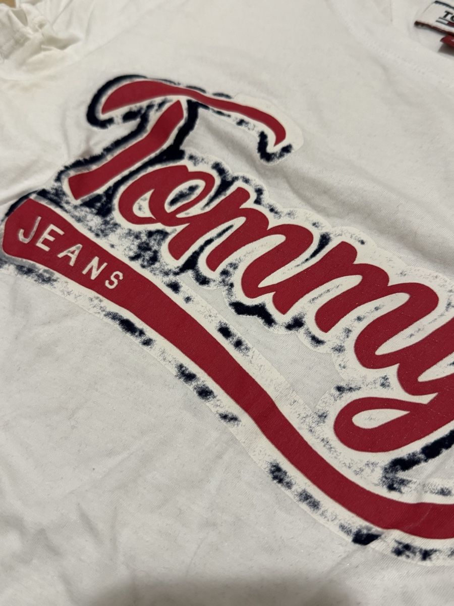 T-shirt Tommy Jeans (D'occasion) à Port pour CHF 5 – avec livraison ...