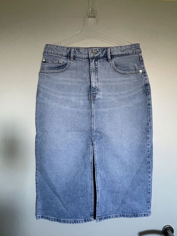 Jupe longue en jeans Zara fendue taille haute L Neuve (Neu und originalverpackt) in Vuadens für ...