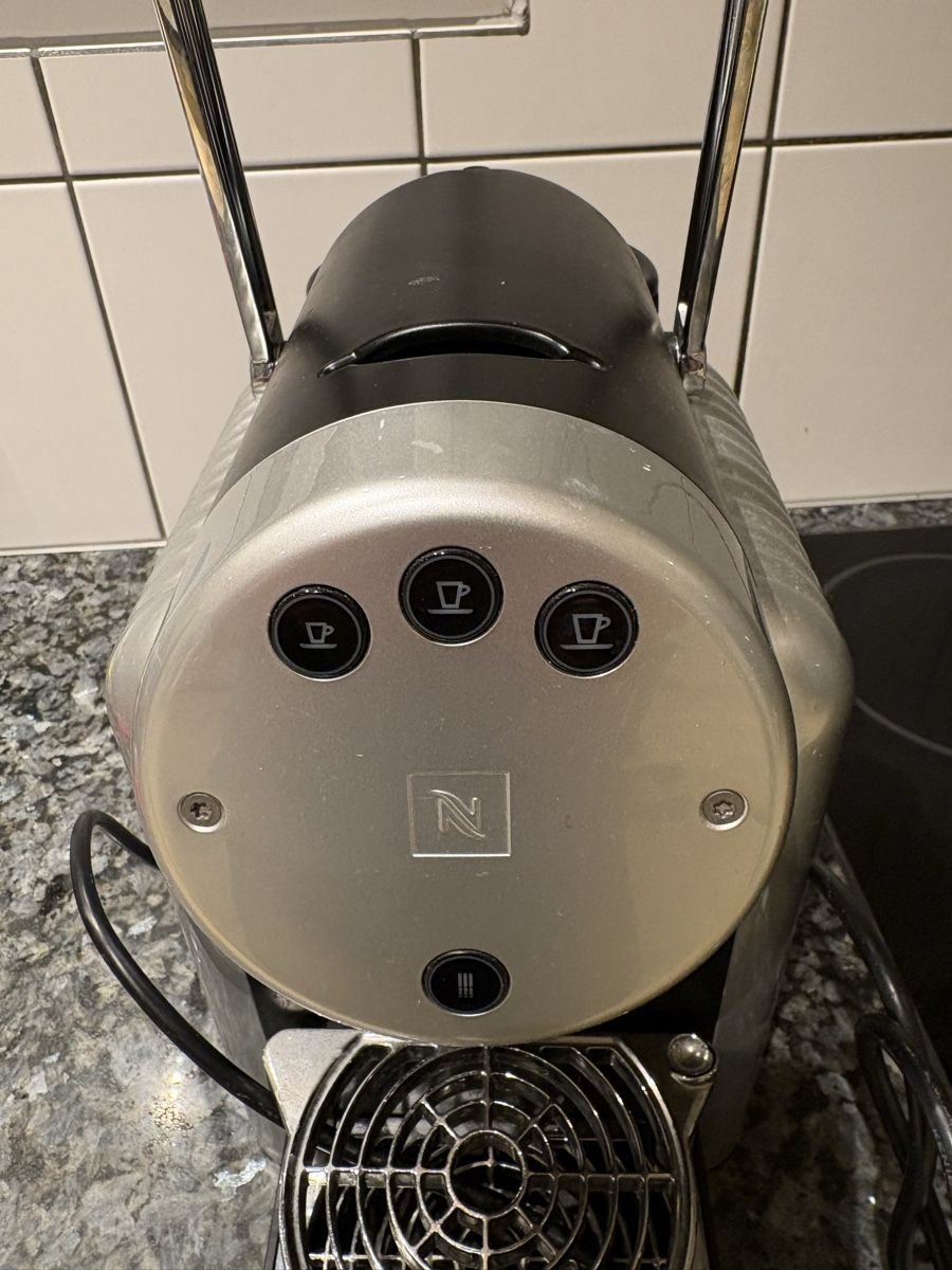Nespresso Zenius ZN 100 Pro Defekt (Defekt) in Holderbank AG für CHF 33 ...