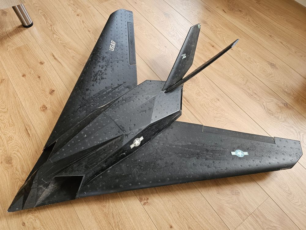 F117 Stealthfighter R/C bi-turbine EDF (Defekt) in Yvonand für CHF 4 – nur Abholung auf Ricardo ...