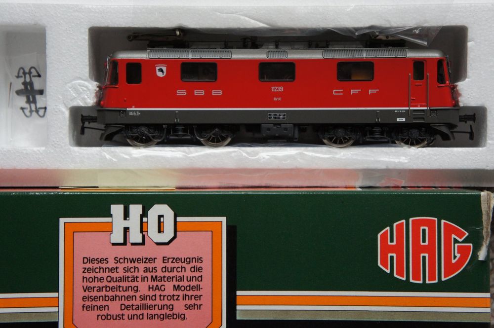 HAG H0 Nr.165 SBB Re 4/4 II E-Lok, rot, WS, Analog, wie neu (Gebraucht) in Ins für CHF 230 – mit ...