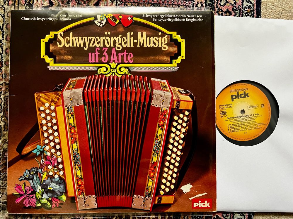 Schwyzerörgeli-Musig uf 3 Arte - Zinsli M. Nauer Bergbuebe (Gebraucht) in Unterseen für CHF 8.9 ...
