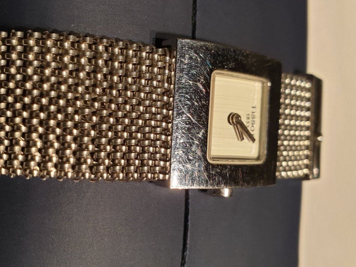 Montre dame Tissot (D'occasion) à charmoille pour CHF 60 – avec ...