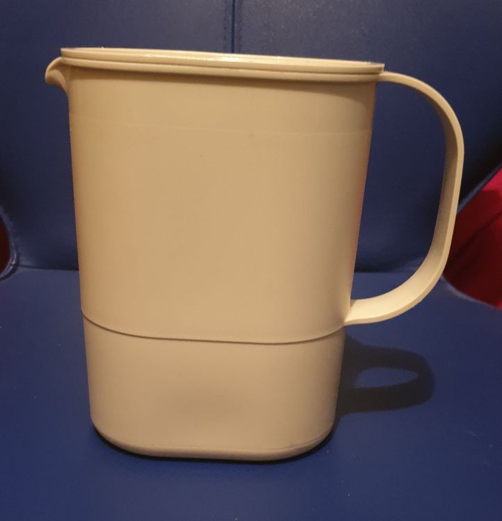Tupperware pichet de 1 litre (Gebraucht) in Vauderens für CHF 5 – mit ...