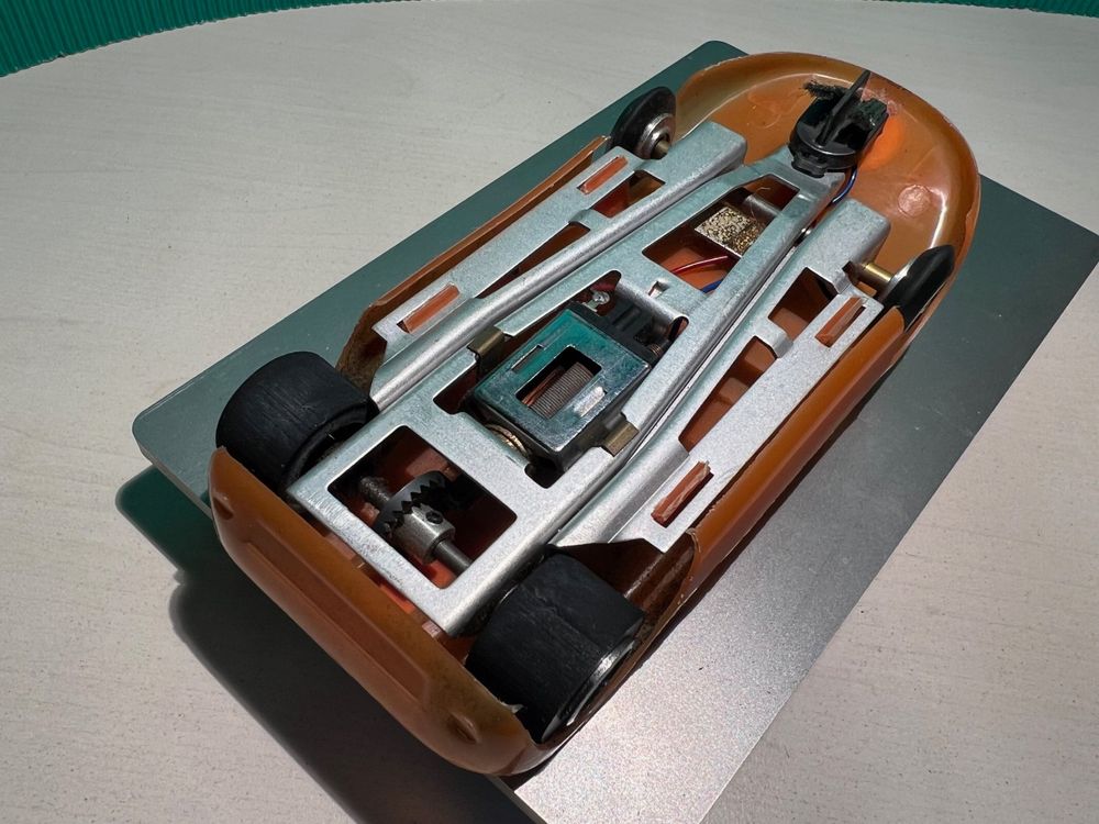 Cox La Cucaracha 1:24 Slotcar – ALU-Chassis – 60ziger Jahre (Neu ...