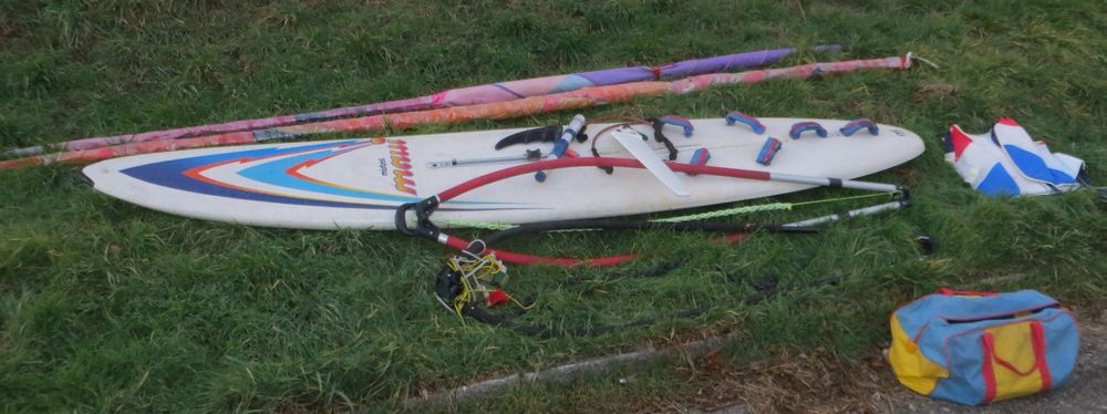 altes Surfbrett Mistral Maui mit Zubehör (Defekt) in Herzogenbuchsee ...