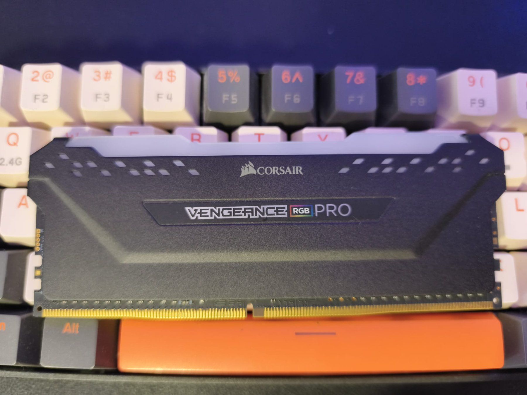 DDR4 Corsair Vengeance RGB Pro 16 GB (2x8) 2933Mhz (D'occasion) à ...