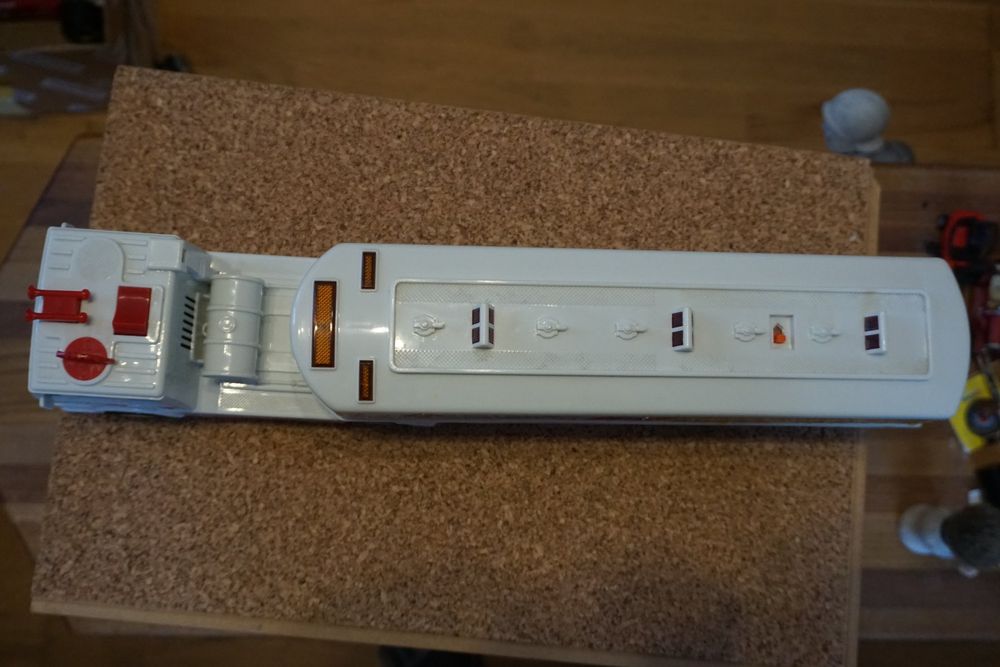 Chain-Fong Tanklaster 1:32? 47x8,7cm m.Licht usw. COOL !!!!! (Gebraucht ...