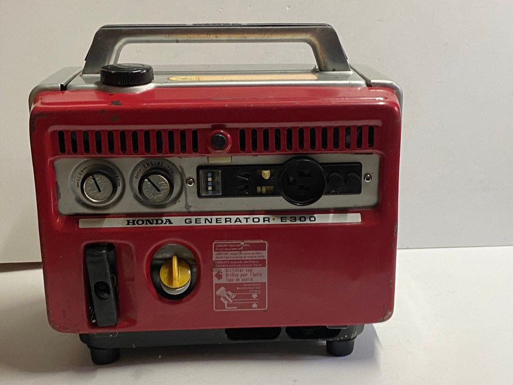 Vintage Generator Honda E300 (Defekt) in Hubersdorf für CHF 50 – mit ...