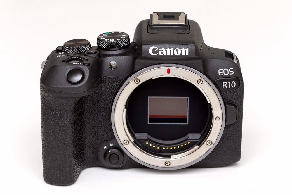 Canon EOS R10 (Body) & Kamerakäfig & Buch / mit Garantie !!! | Kaufen ...