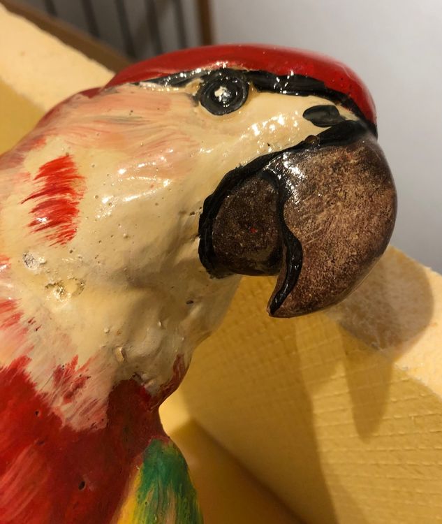 Papagei (roter Ara) aus glasiertem Ton - Wandschmuck | Kaufen auf Ricardo