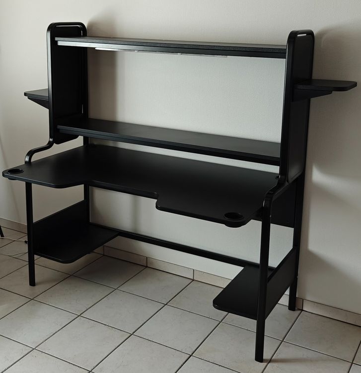 Schreibtisch (Gaming / Büro), schwarz (IKEA Fredde) (Gebraucht) in Gipf ...