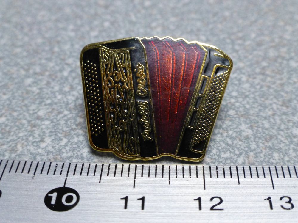 PIN PINS MUSIK Handorgel Ziehharmonika Harmonika (Gebraucht) in Gränichen für CHF 5 – mit ...