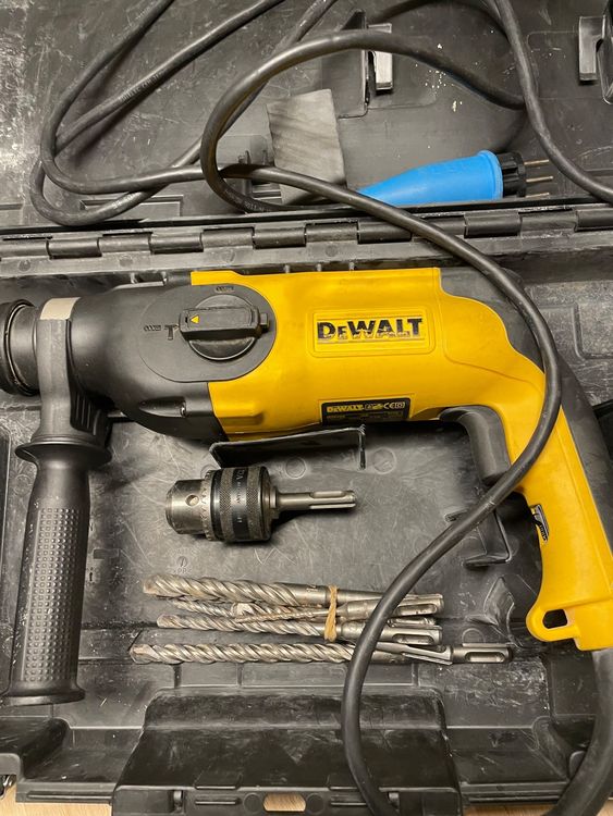 DeWalt D25102K Schlagbohrmaschine funktioniert einwandfrei! (Gebraucht) in St. Gallen für CHF 95 ...