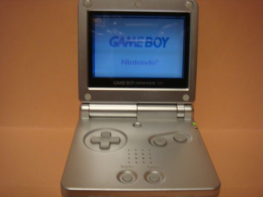Nintendo Game Boy Advance SP (Gebraucht) in sugiez für CHF 94.9 – mit ...