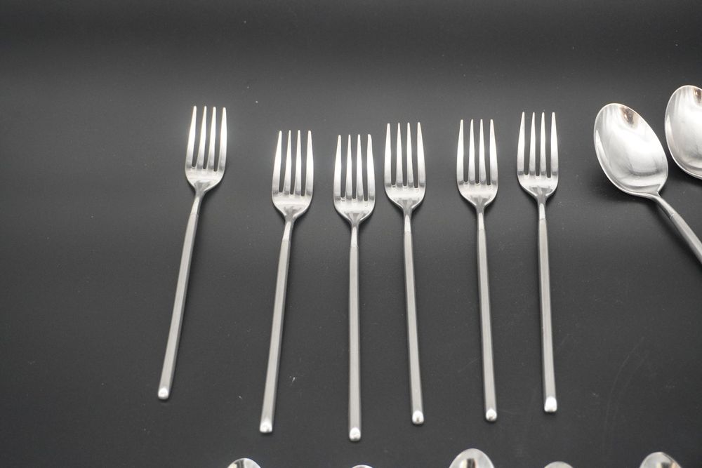 Besteck Berndorf Avantgarde Design für 6 Personen - Chic :) (Gebraucht) in Basel für CHF 90 ...
