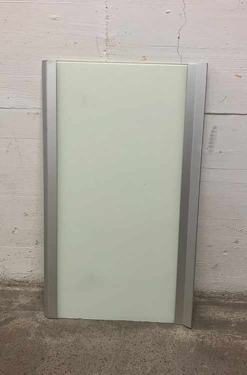 GRATIS . regalsystem . radar . klappfront aus glas (Gebraucht) in Allschwil für CHF 0.1 – nur ...