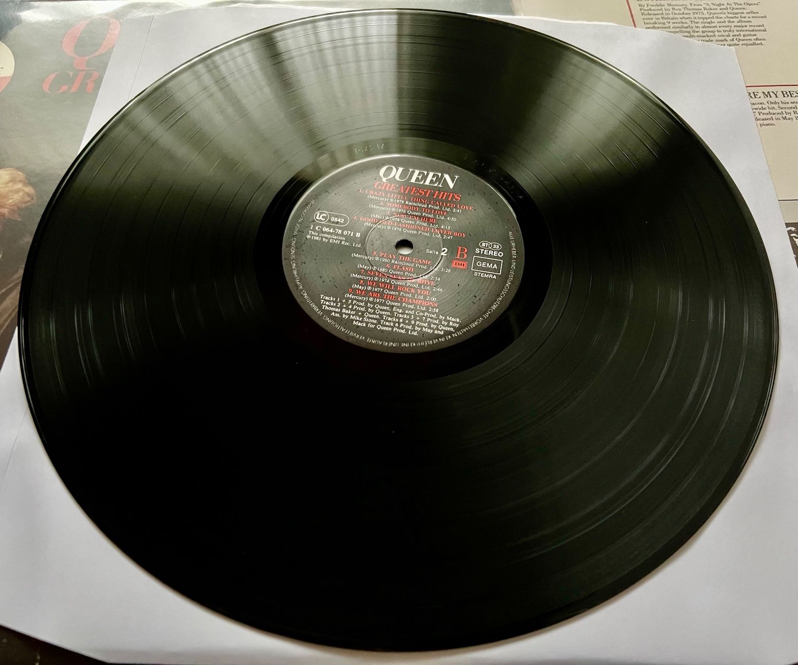 Queen – Greatest Hits - LP GEWASCHEN David Bowie (Gebraucht) in ...