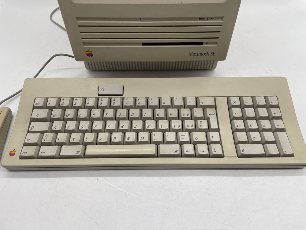 Macintosh SE Computer mit Maus + Tastatur funktioniert (Gebraucht) in Zollikerberg für CHF 92 ...
