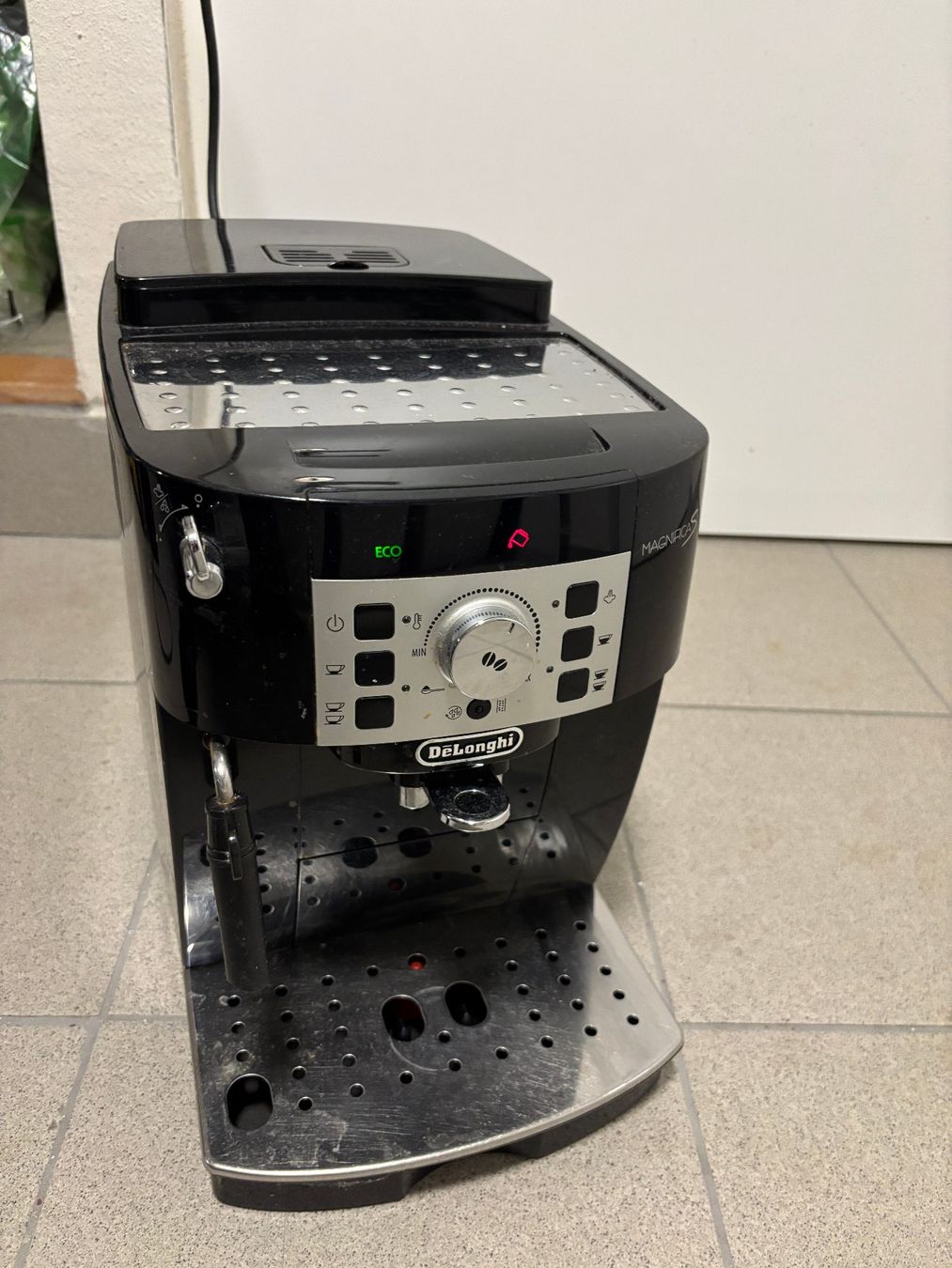 DeLonghi Magnifica S Kaffeevollautomat (Gebraucht) in Hinwil für CHF 80 ...