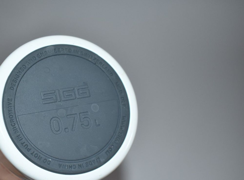 SIGG Thermosflasche "Swiss", 0,75l, unbenutzt (Neu (gemäss Beschreibung)) in Nürensdorf für CHF ...