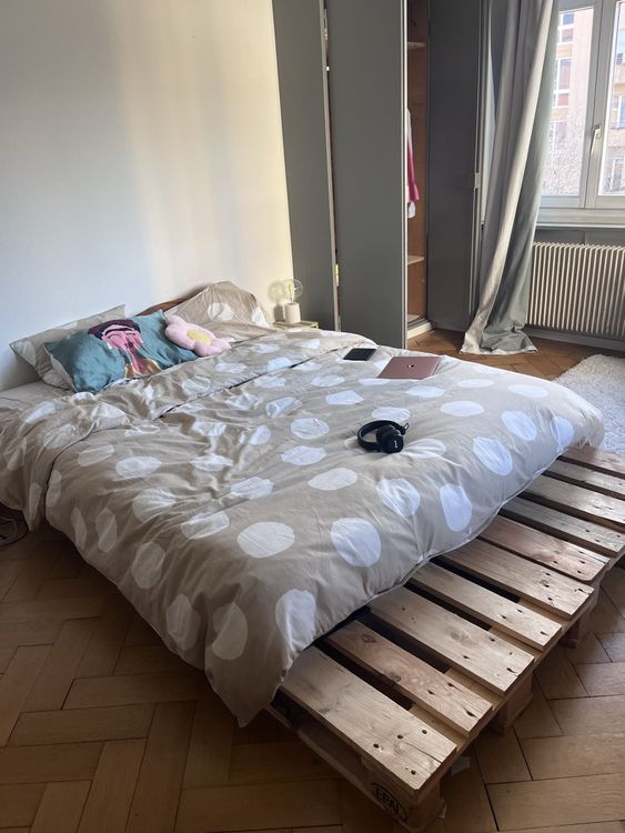 4 Pallets zur Abholung (Gebraucht) in Zürich für CHF 1 – nur Abholung auf Ricardo kaufen