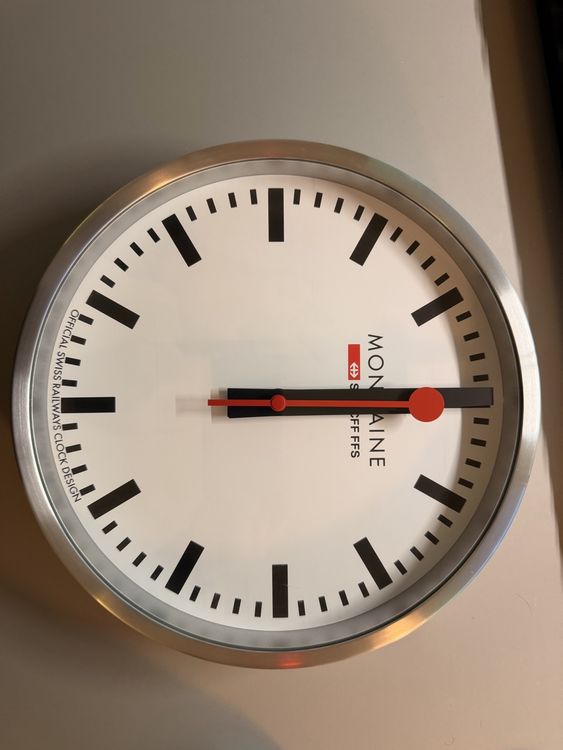 Horloge CFF Officielle Mondaine (WiFi est défect.) (Defekt) in Zürich ...