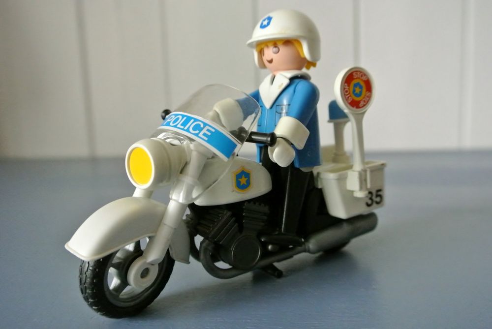 Vintage Playmobil Polizei-Motorrad # 3564 von 1987 (Gebraucht) in Zell ZH für CHF 7 – mit ...