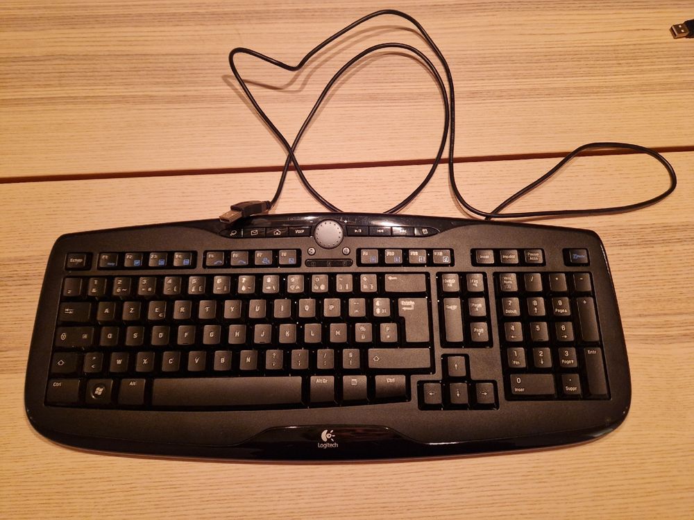 Logitech usb keyboard AZERTY with media keys (Gebraucht) in für CHF 0.5 ...