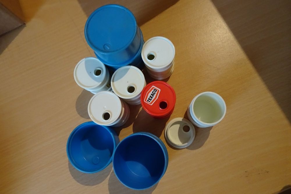 Playmobil Set mit 6 Fässer und 2 grosse blaue | Kaufen auf Ricardo