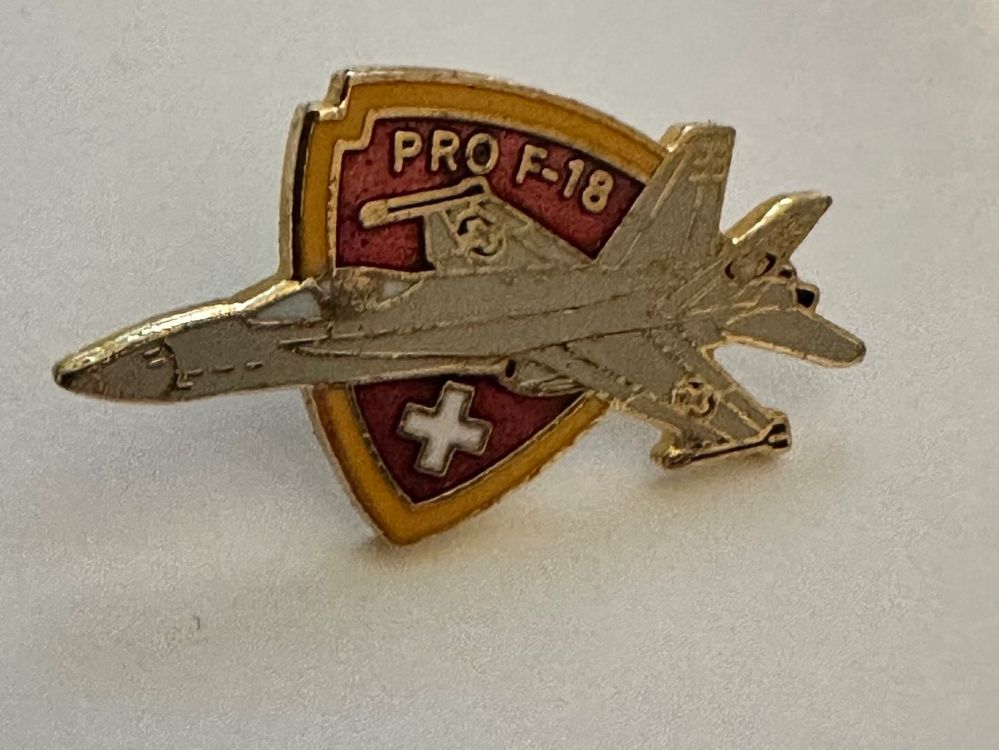 FA 18 Flugzeug Pin + | Kaufen auf Ricardo
