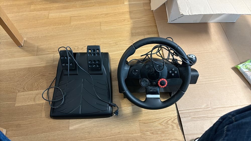 Logitech Driving Force GT Steering Wheel (Gebraucht) in Zumikon für CHF ...