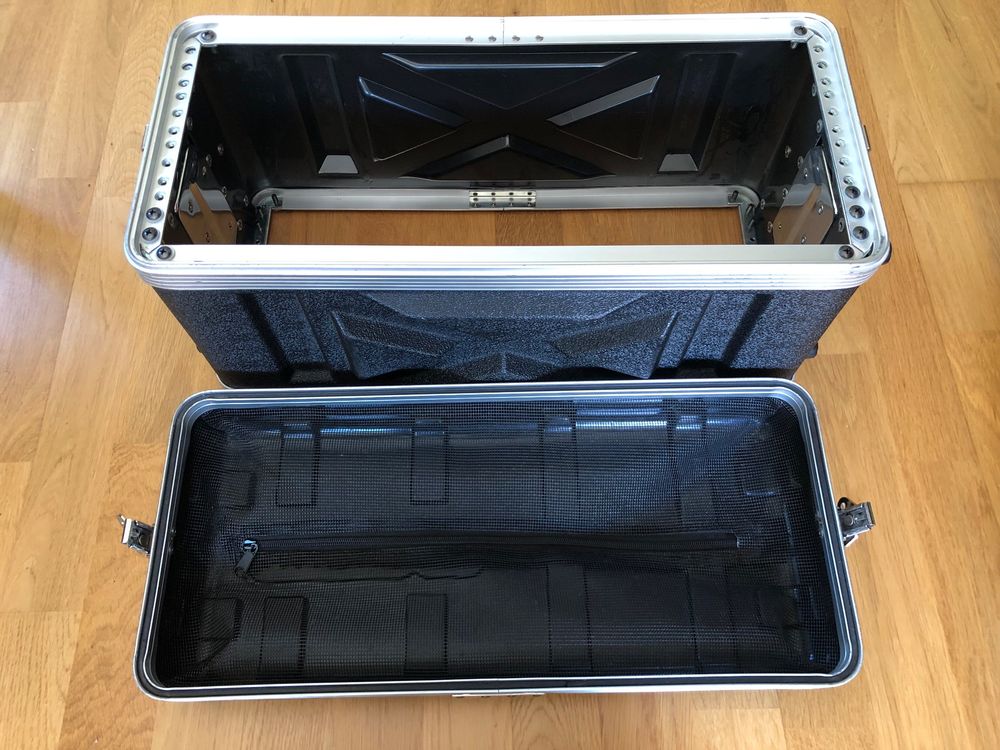 Thomann Rack Case 4U Shallow (Defekt) in für CHF 35 – mit Lieferung auf ...
