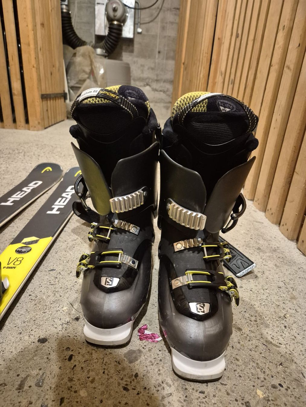 Ski HEAD V-Shape V2 + fixations + chaussures, super état! (D'occasion ...