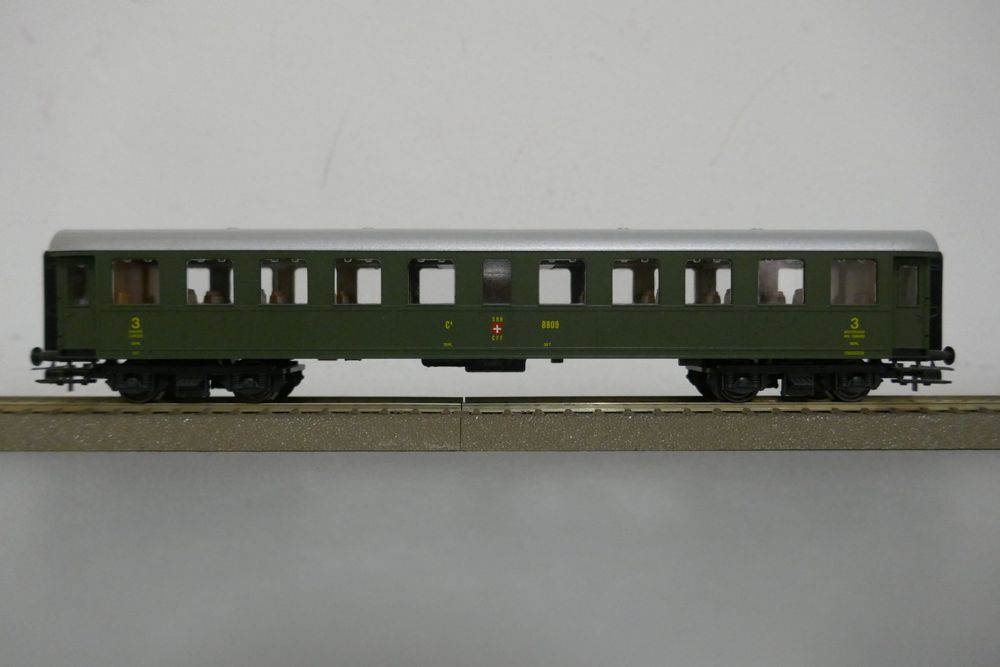 Roco 44200B 4-Achsiger SBB RIC-Staahlwagen, 3.Klasse (W1) | Acheter sur Ricardo