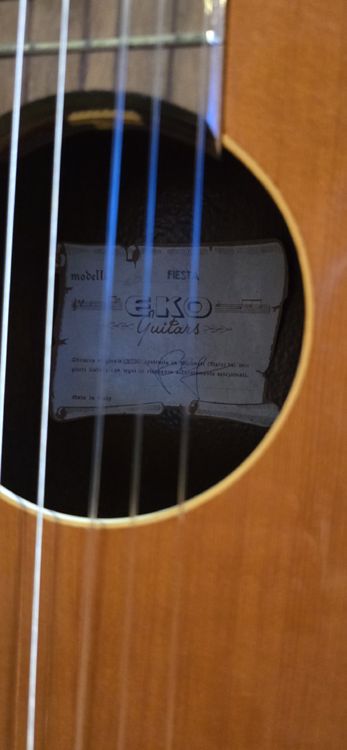 EKO akustische Gitarre, DEFEKT (Gebraucht) in Meilen für CHF 1 – nur ...