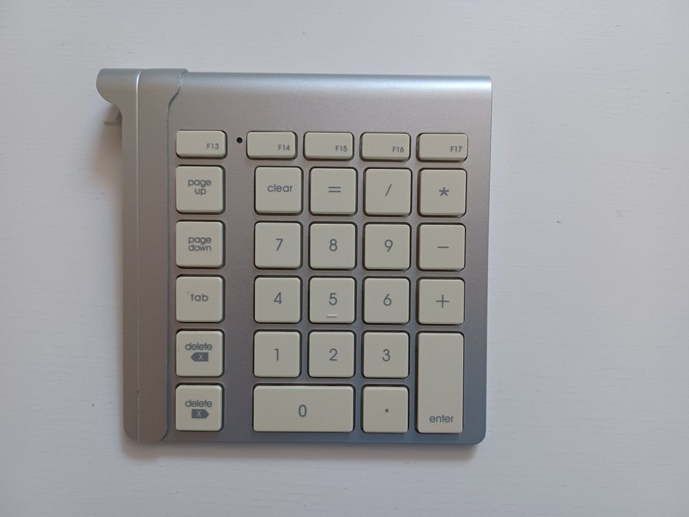 Extended Keypad Zahlblock für Apple Magic Keyboard (Defekt) in Rütihof ...