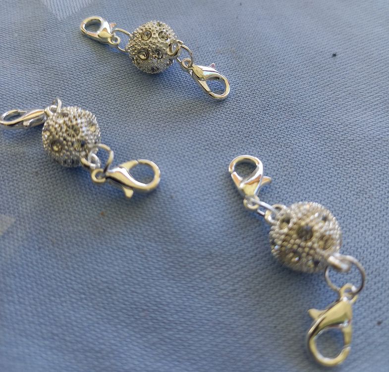 3 Stk.Magnet Verschlüsse Strasssteine + Karabiner (Neu (gemäss Beschreibung)) in Zizers für CHF ...