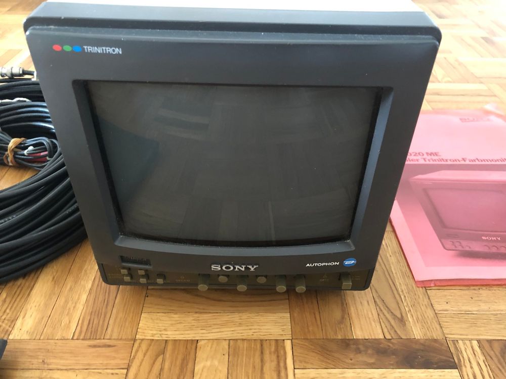Sony Trinitron PVM-9020 ME avec pare soleil et cables (Gebraucht) in ...