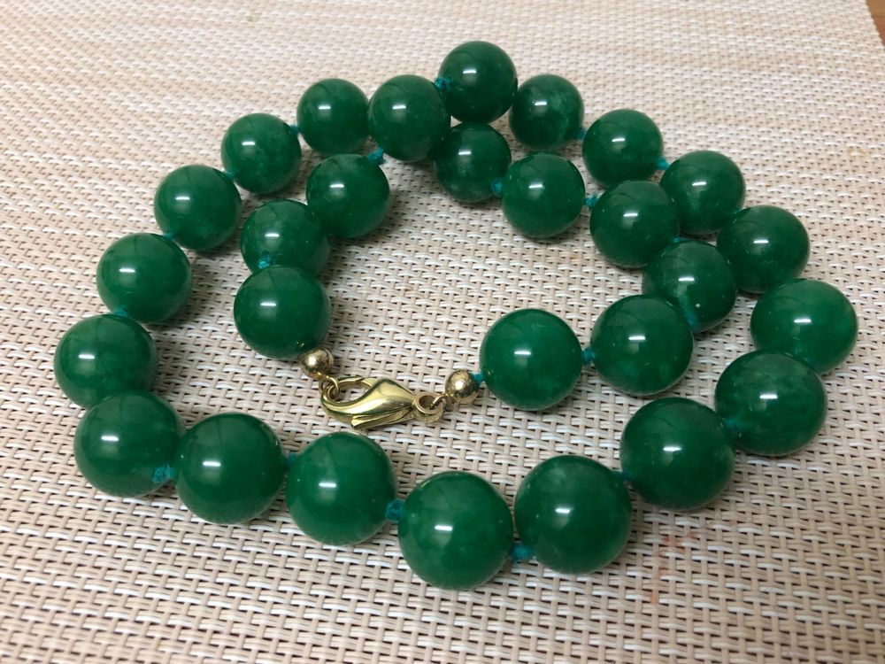 Vintage Jade Kette mit Gold Verschluss 585, 14K (Gebraucht) in Spiegel ...