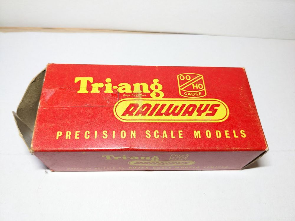 Tri-ang Railways R.37 Tender for B.354 Loco (Gebraucht) in Gland für ...