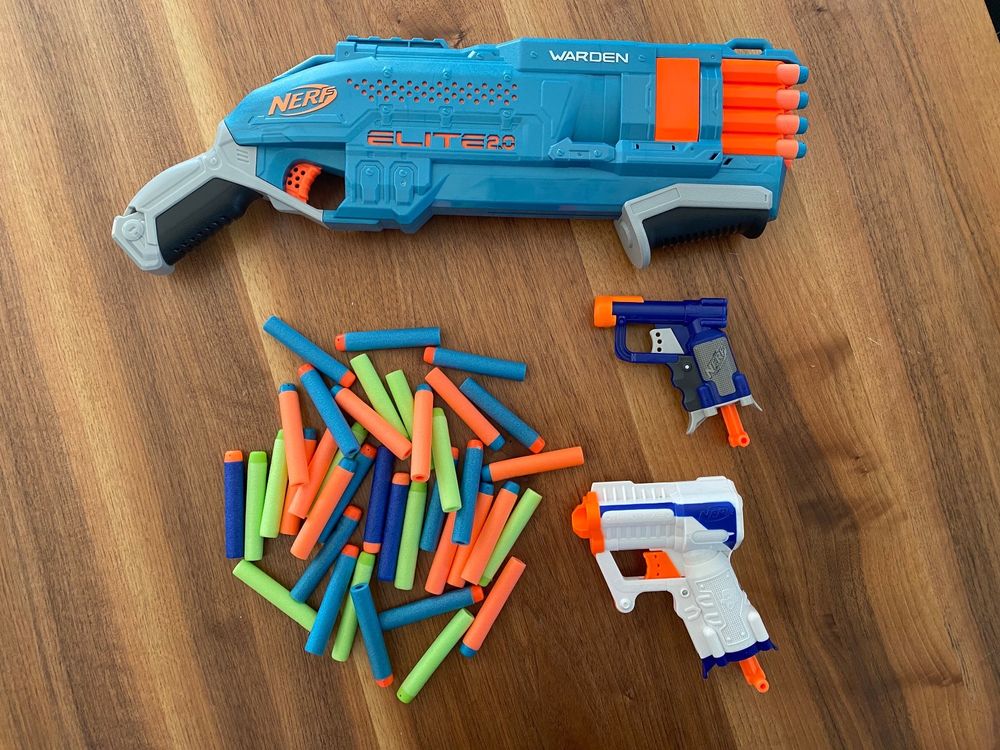 Nerf Set: 1 Nerf Elite 2.0 Warden, 2 kl. Pistolen + Schüsse | Kaufen ...