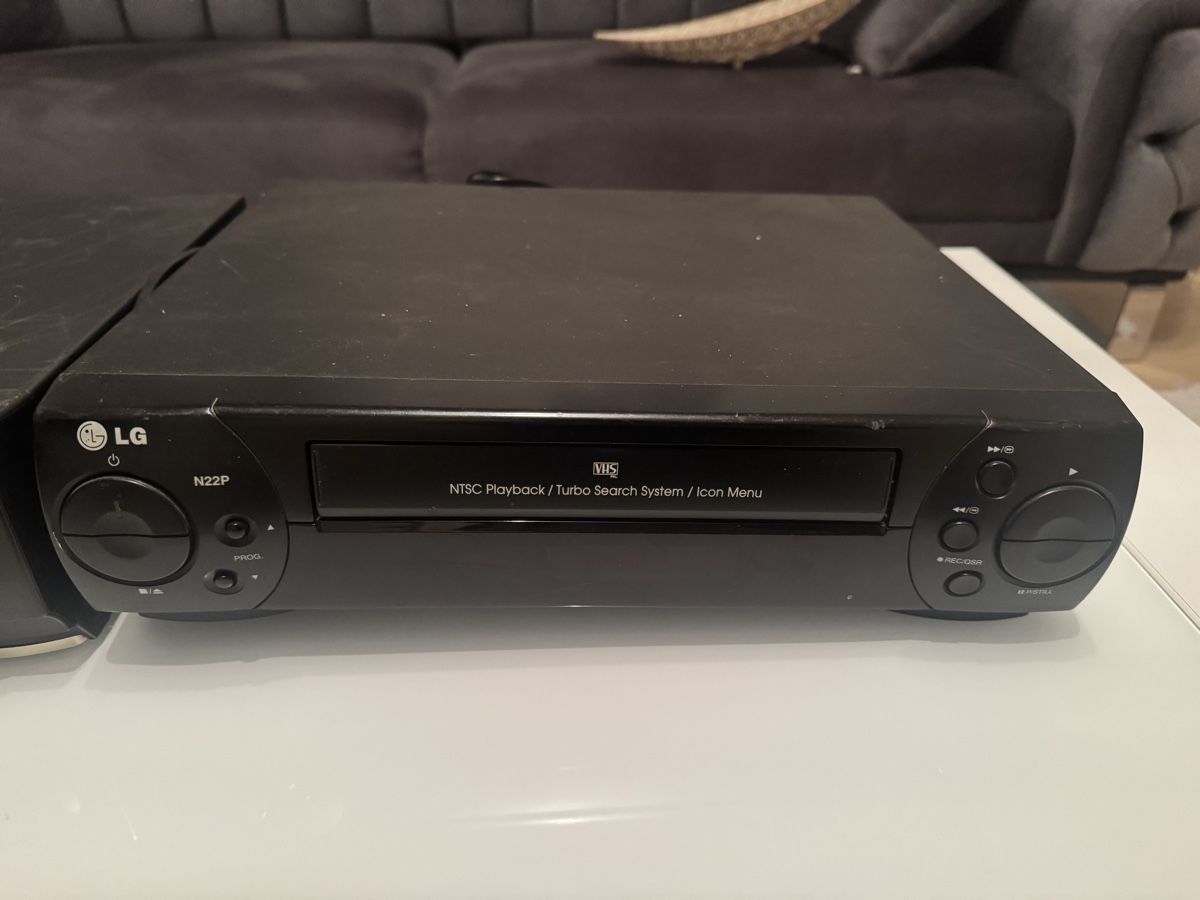 LG N22P VHS Player mit VHS-Kassetten - Nostalgie pur! (Gebraucht) in St ...