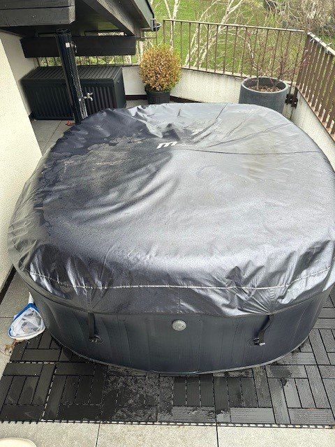 Whirlpool Miweba MSpa Muse M-OT061+Sitzkissen + spez. Filter (Gebraucht ...