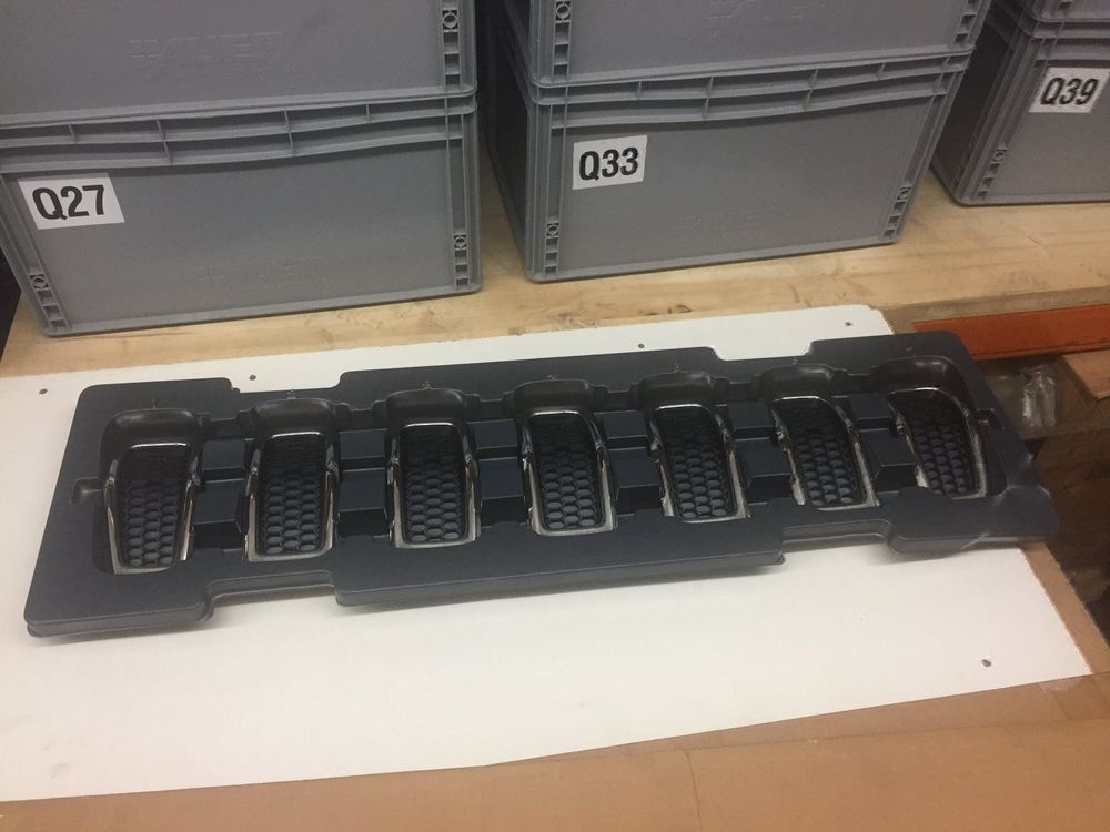 Jeep Cherokee KL Kühlergrill Chrom (Neu (gemäss Beschreibung)) in ...