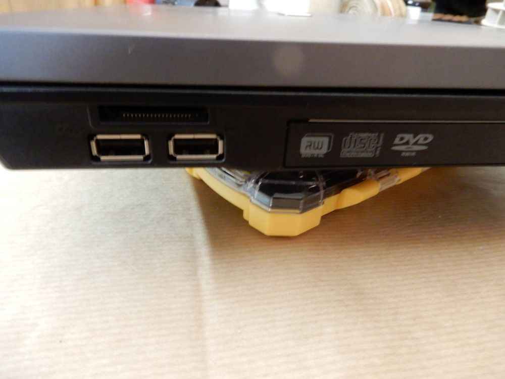 HP Compaq 6710b Laptop Win Vista 3 Gigs Ram 55Giga HD | Kaufen auf Ricardo