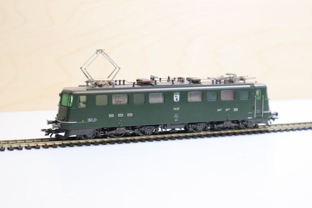 Märklin SBB Ae 6/6 E-Lok "Basel" - 3337 (Gebraucht) in für CHF 100 ...